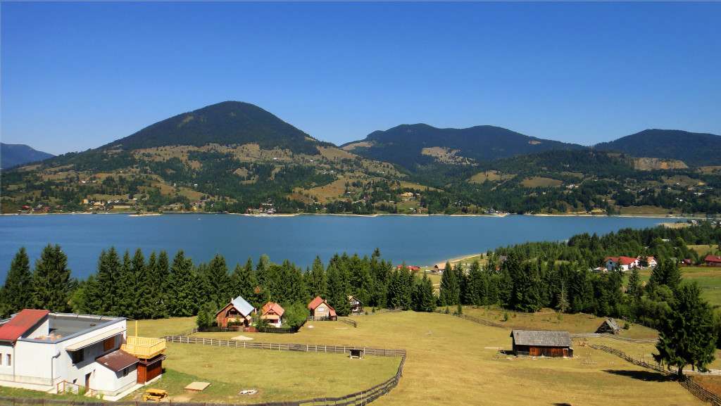Colibita: plaje artificiale si trasee montane la 850 de metri ...