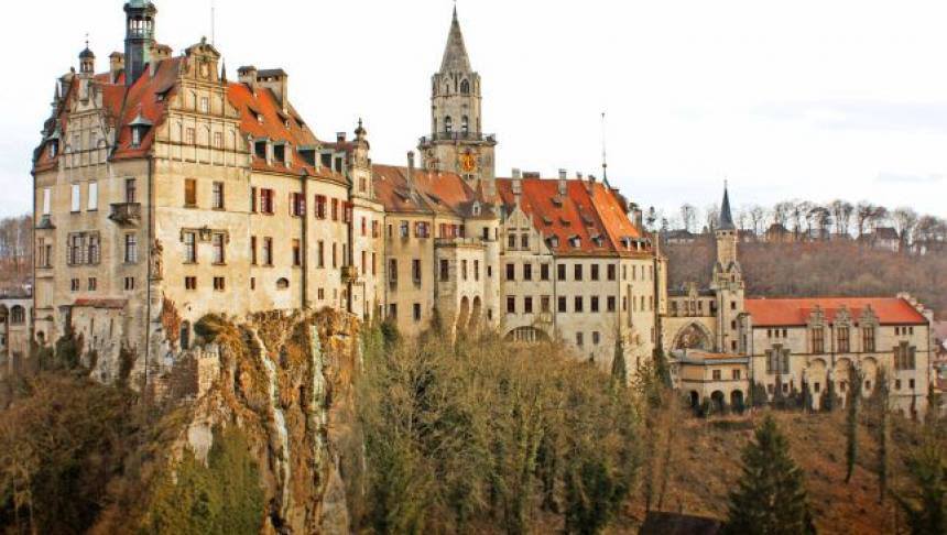 Descopera Castelul-Calendar, o constructie unica in lume - Blogul ...