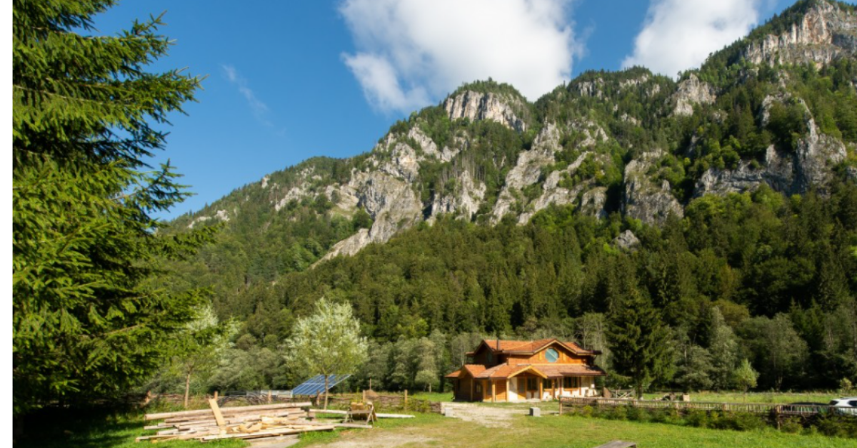 Top 5 cabane cu vedere la munte - Blogul Travelminit.ro