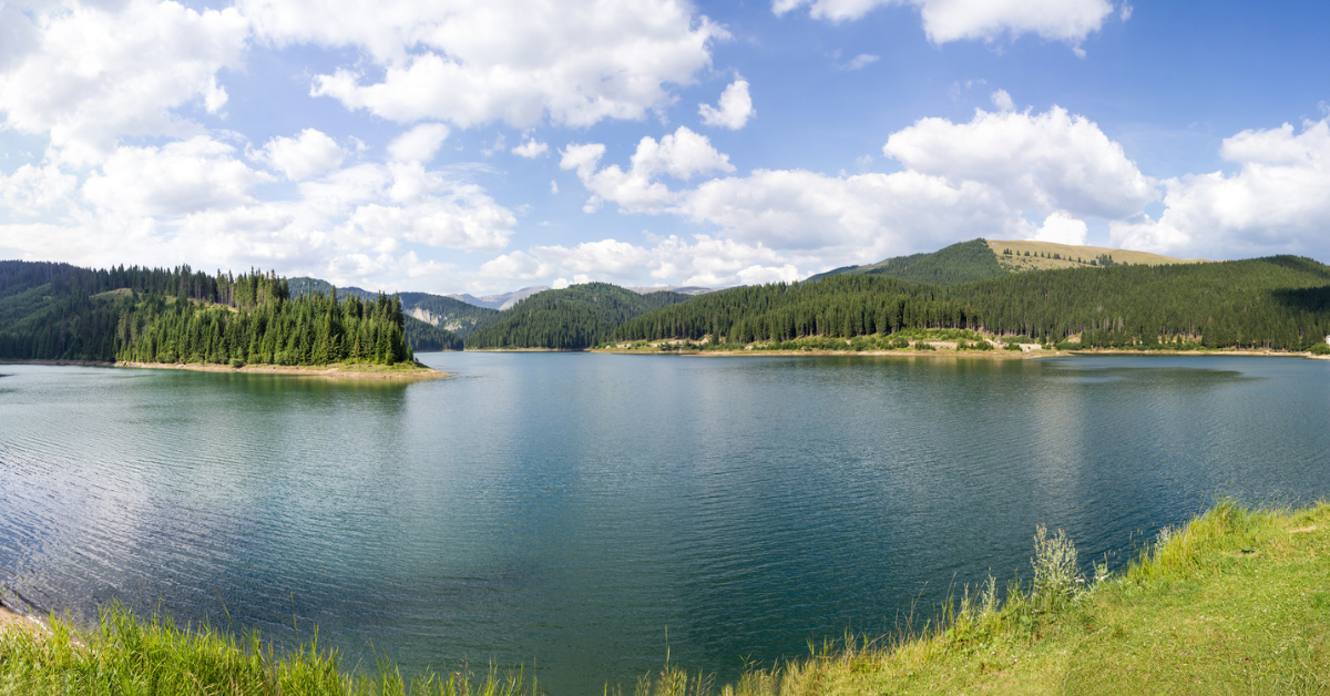 5 lacuri de munte cu cele mai spectaculoase peisaje naturale