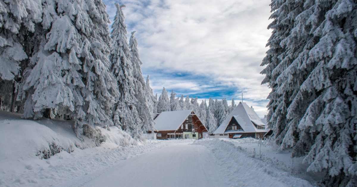 Locuri din România în care iarna arată de poveste - Blogul Travelminit.ro